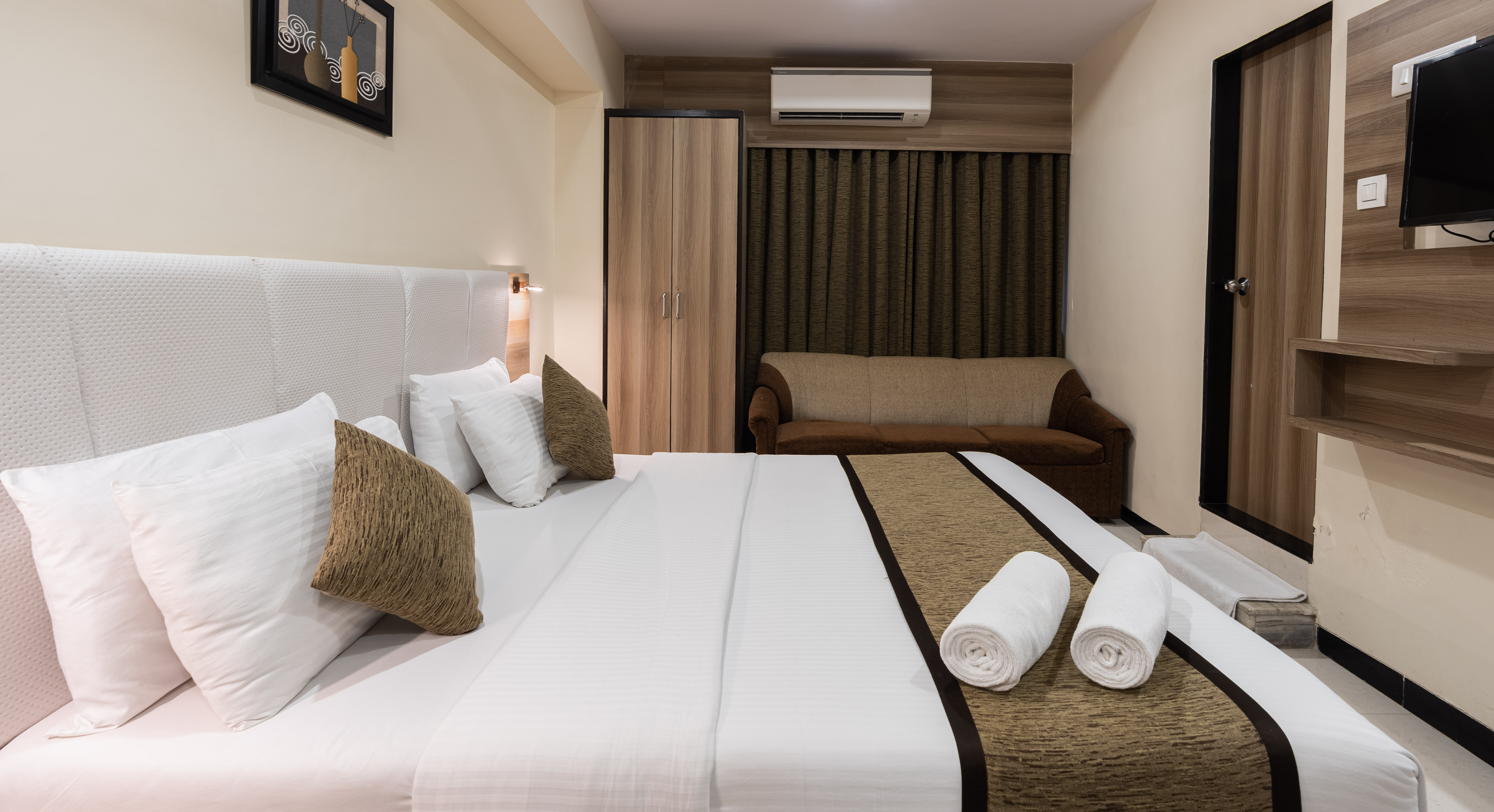 HOTEL AVON RUBY || MUMBAI